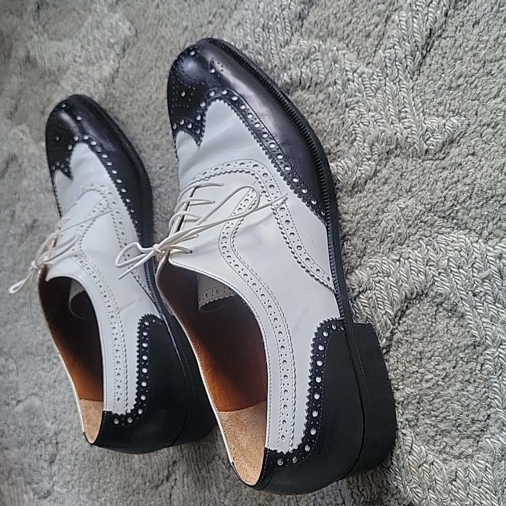Salvatore Ferragamo Black & White Wing Tip Leather Sh… - Gem